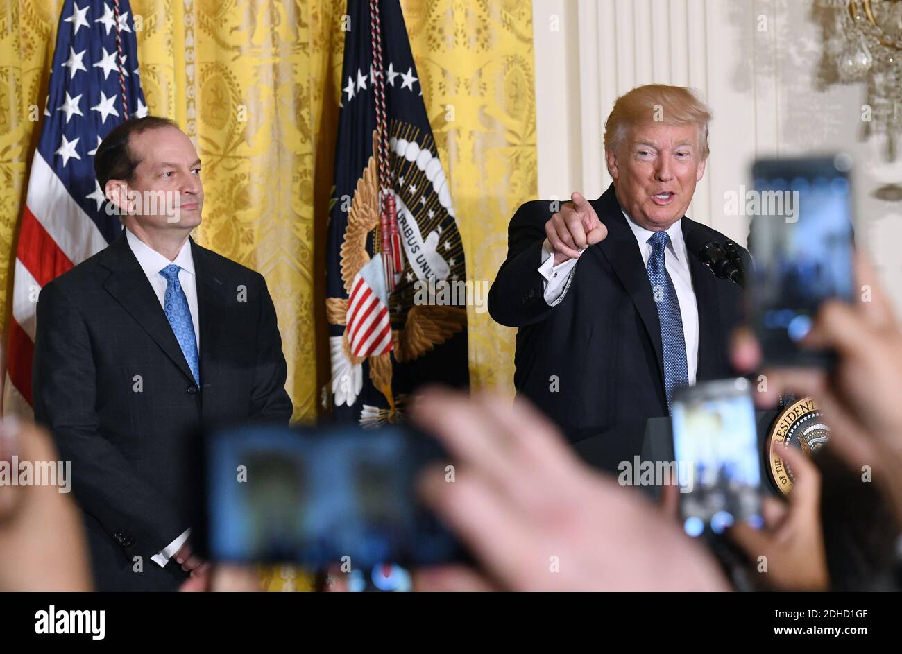 Secretary of labor alex acosta hi-res stock photography and images - Alamy