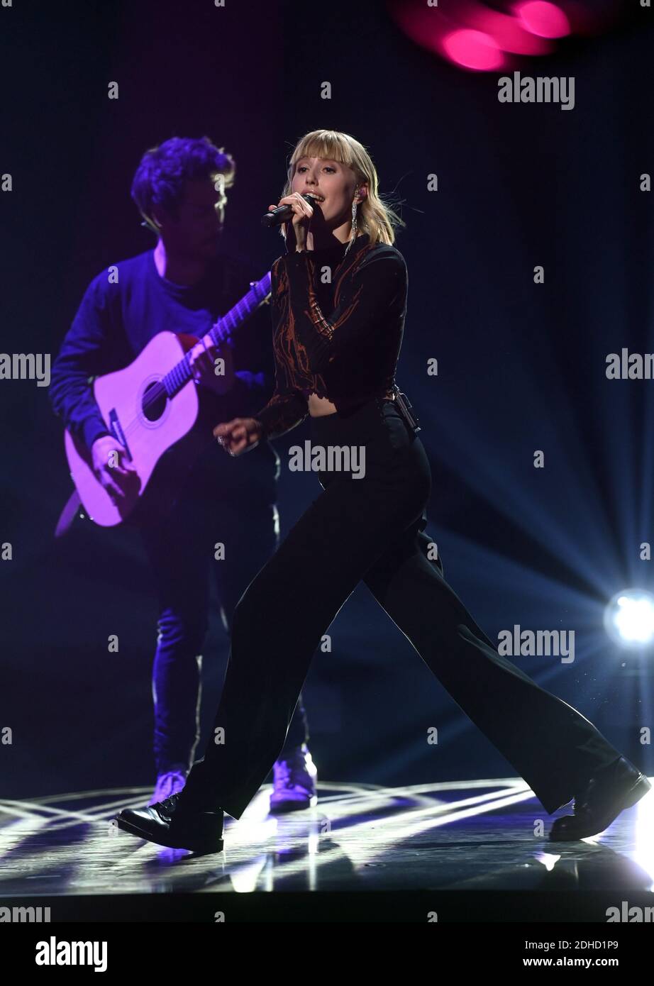 Leipzig, Germany. 10th Dec, 2020. Singer-songwriter Lea is on stage ...