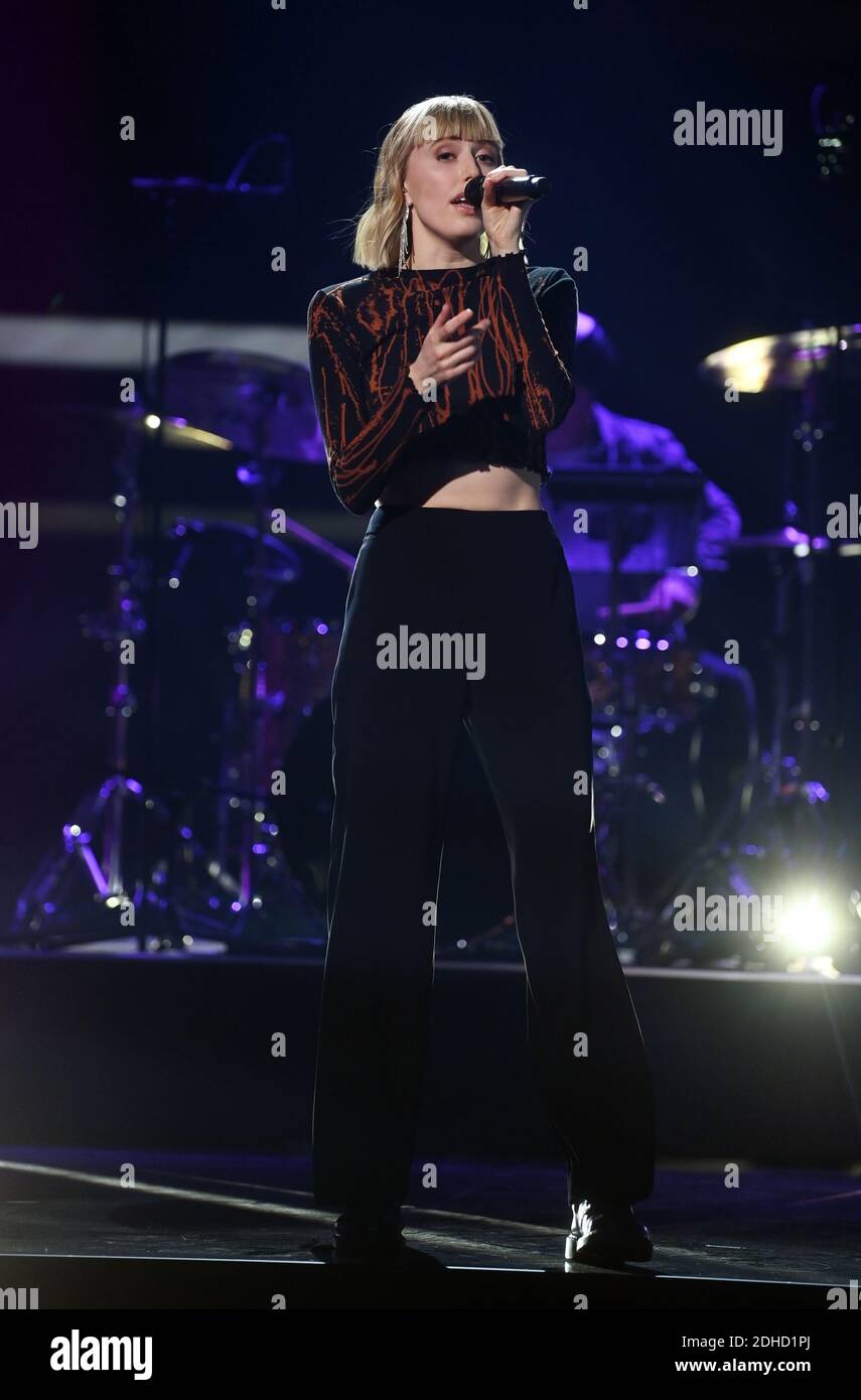 Leipzig, Germany. 10th Dec, 2020. Singer-songwriter Lea is on stage ...