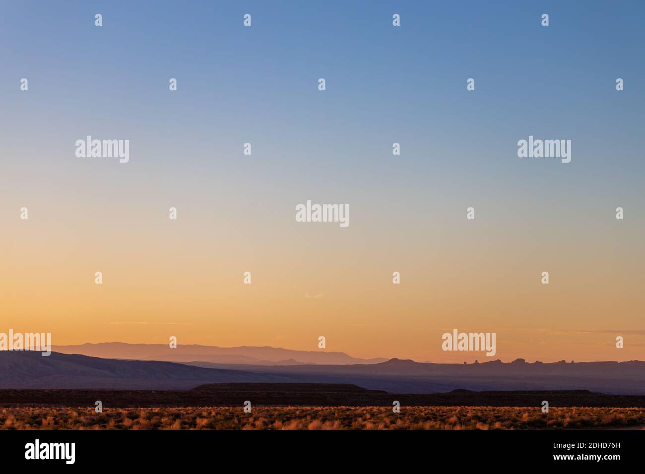 Dawn colors hi-res stock photography and images - Alamy
