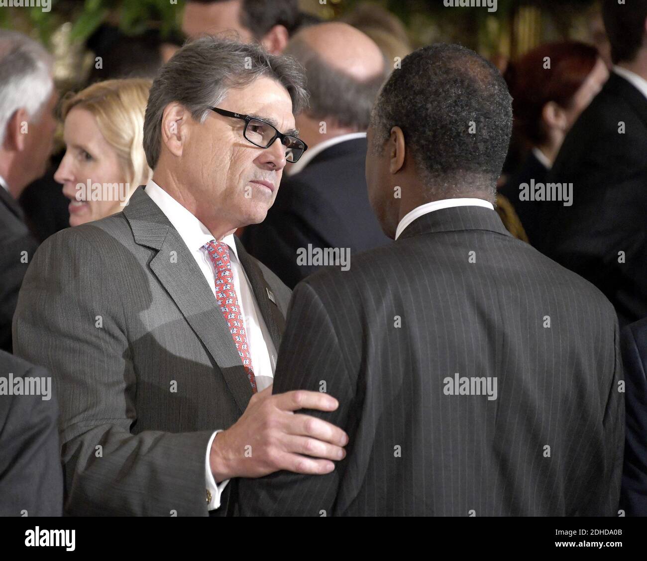 Dr j converse hi-res stock photography and images - Alamy