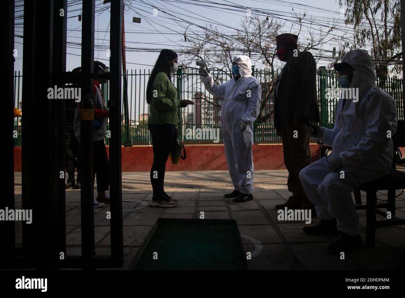 Zoo enclosure equipment hi-res stock photography and images - Alamy