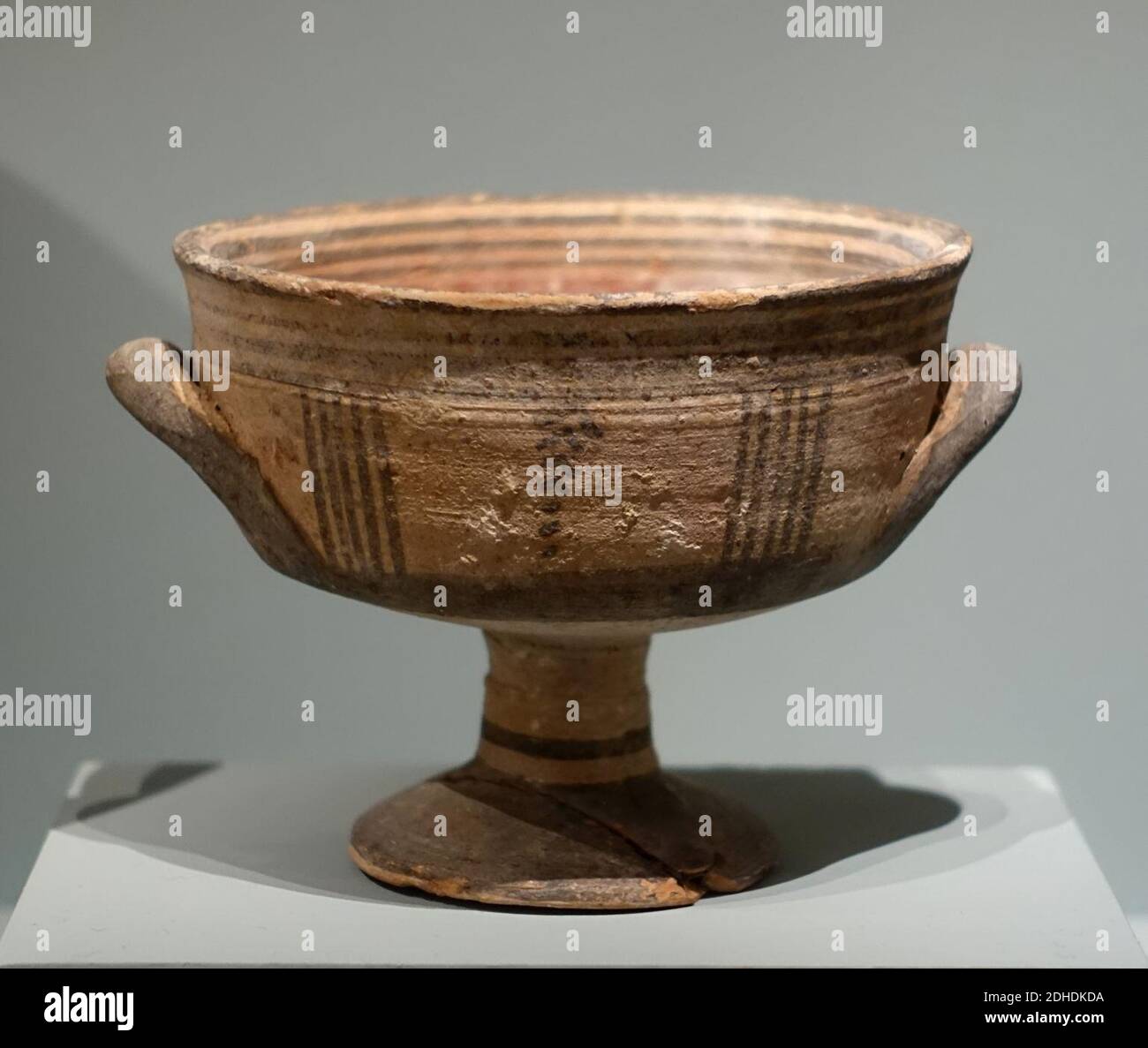 Kylix, Cypriot, Cypro-Archaic I, c. 750-600 BC, terracotta Stock Photo ...