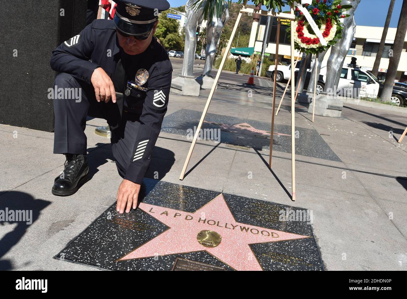 Lapd officers hi-res stock photography and images - Alamy