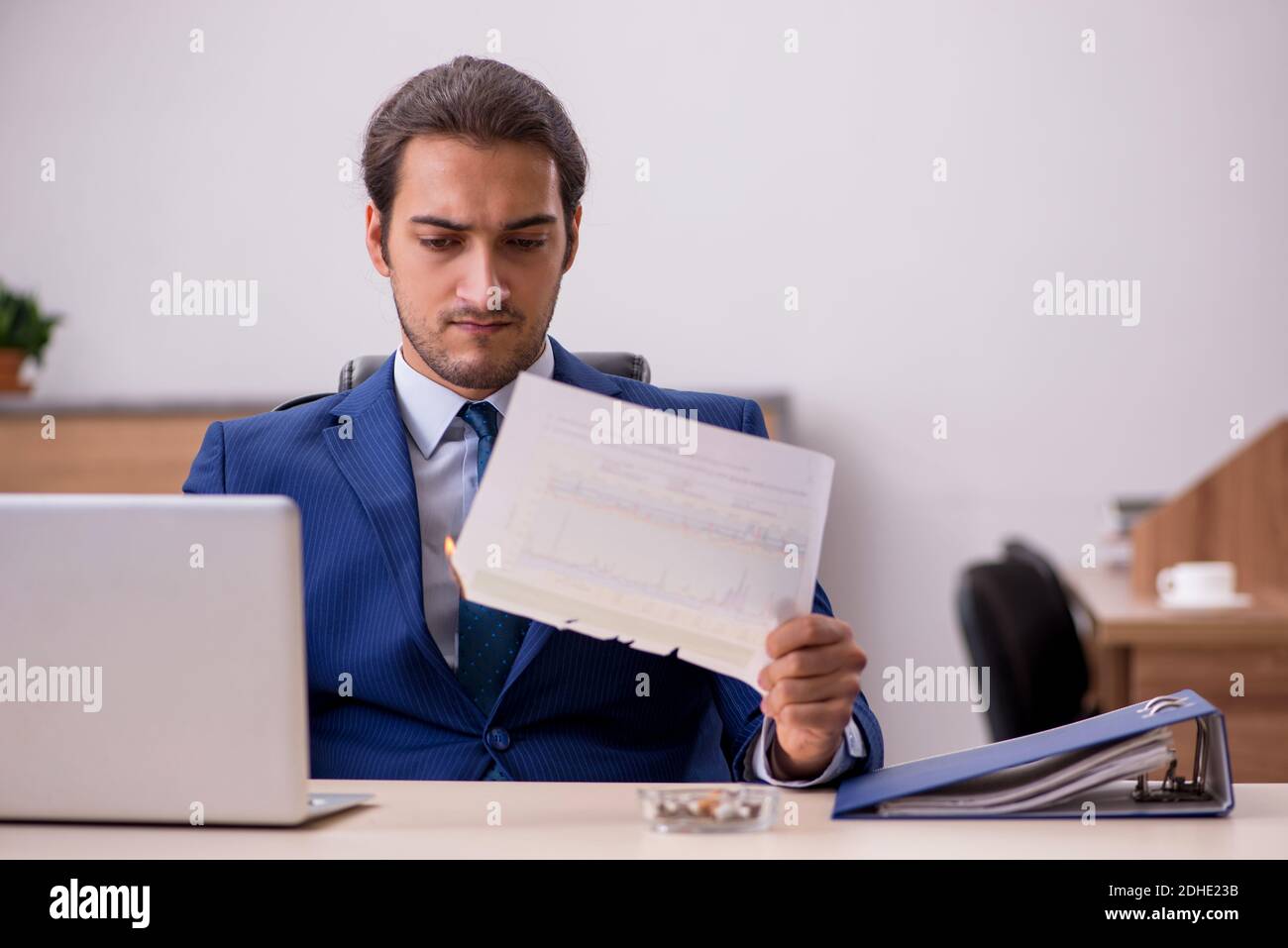 Pile papers and fire hi-res stock photography and images - Alamy