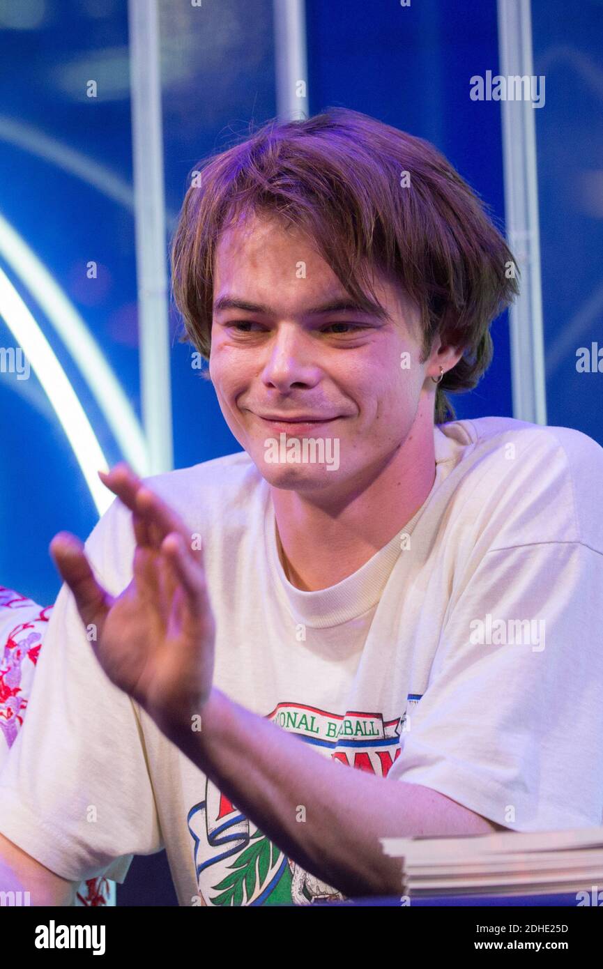 Stranger things netflix charlie heaton hi-res stock photography and ...