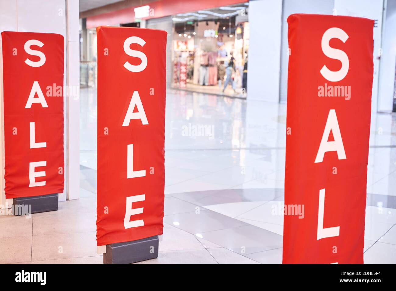 Sale red sign at mall. Discount concept Stock Photo - Alamy