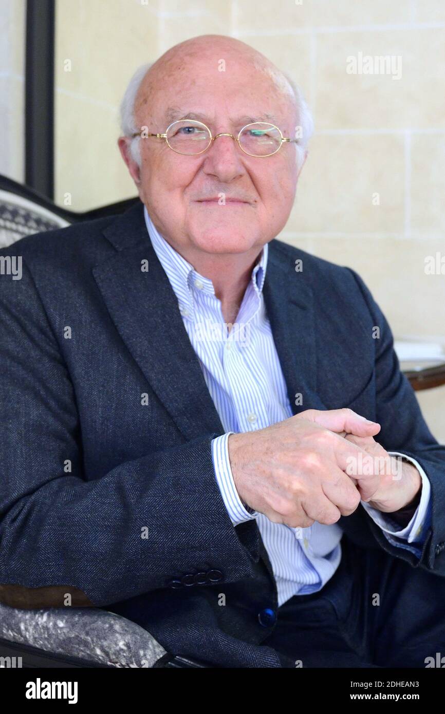 Exclusive. Vladimir Cosma pose pour une seance photo lors du 4eme ...