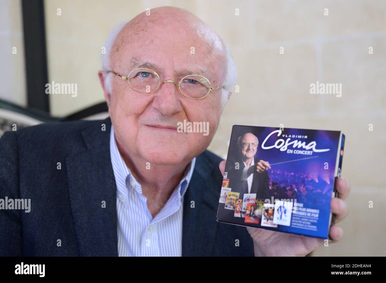 Exclusive. Vladimir Cosma pose pour une seance photo lors du 4eme ...