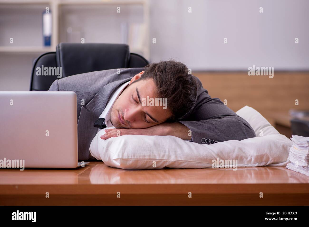 Employee laziness hi-res stock photography and images - Alamy