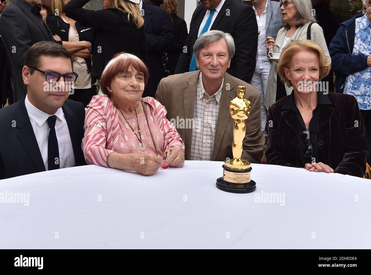 John lemoine hi-res stock photography and images - Alamy