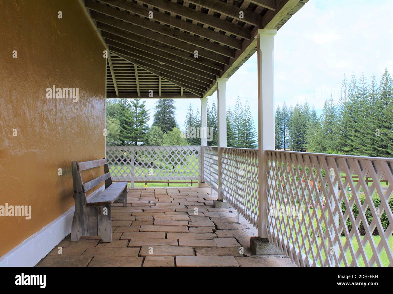 Georgian house museum side verandah hi-res stock photography and images ...