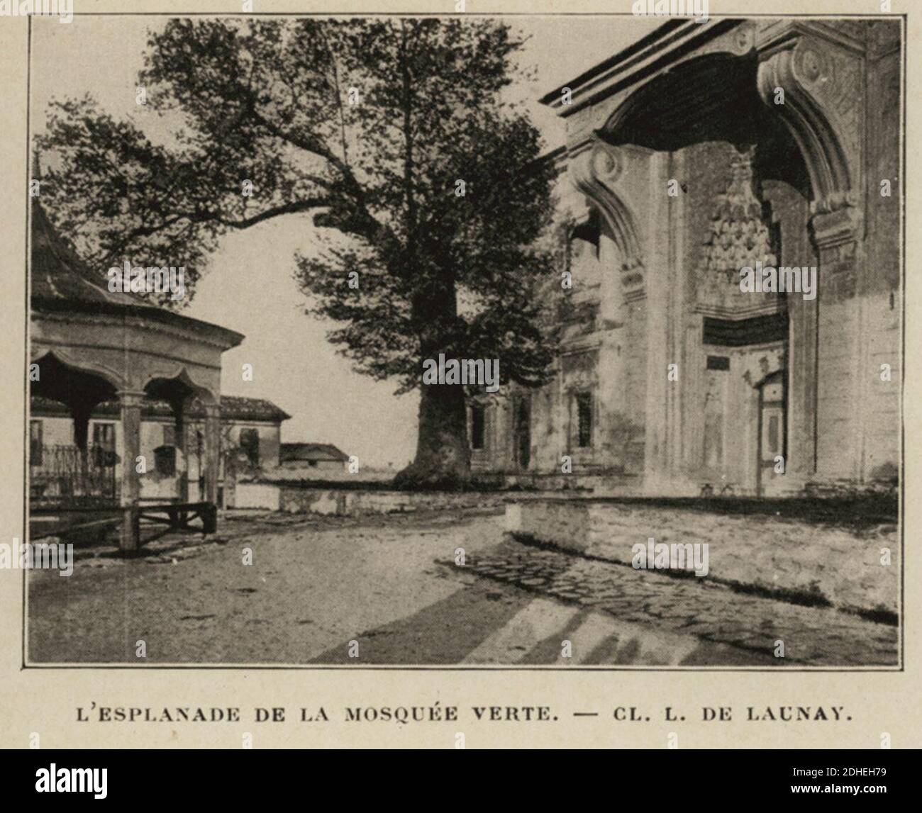L'esplanade de la Mosquée Verte - Launay Louis De - 1913 Stock Photo ...