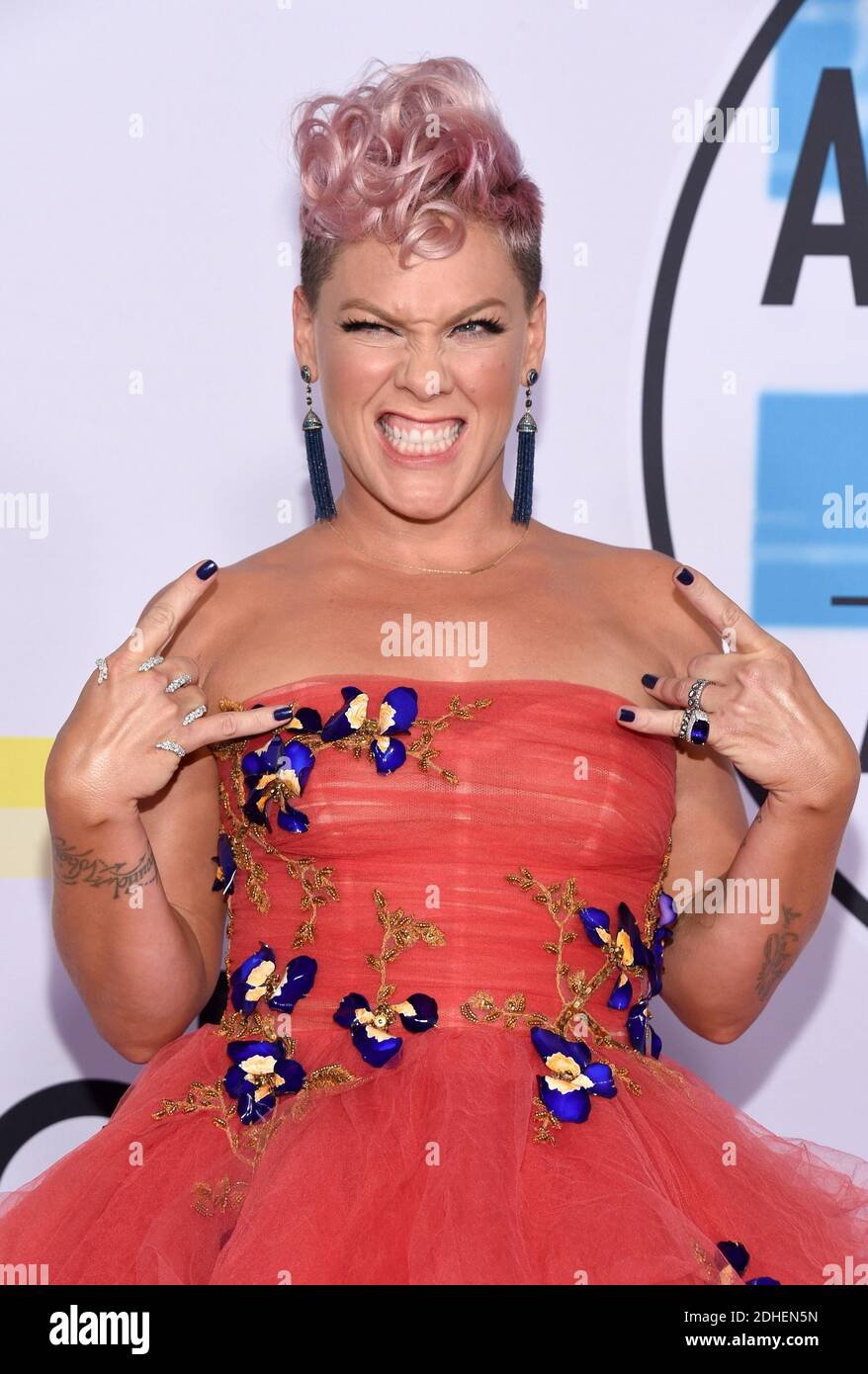 Pink attends the 2017 American Music Awards at Microsoft Theater on ...