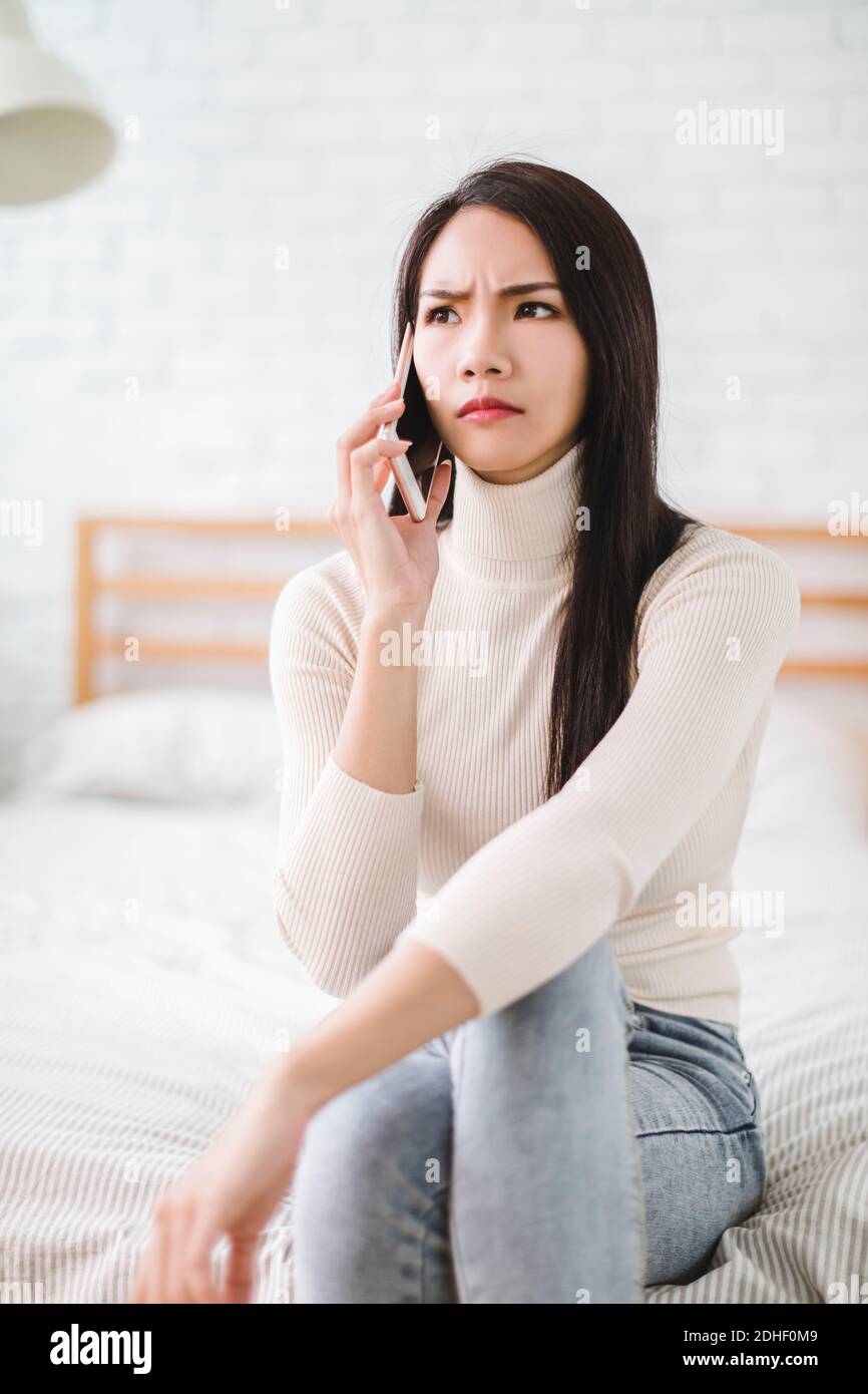 Angry telephone call woman hi-res stock photography and images - Alamy