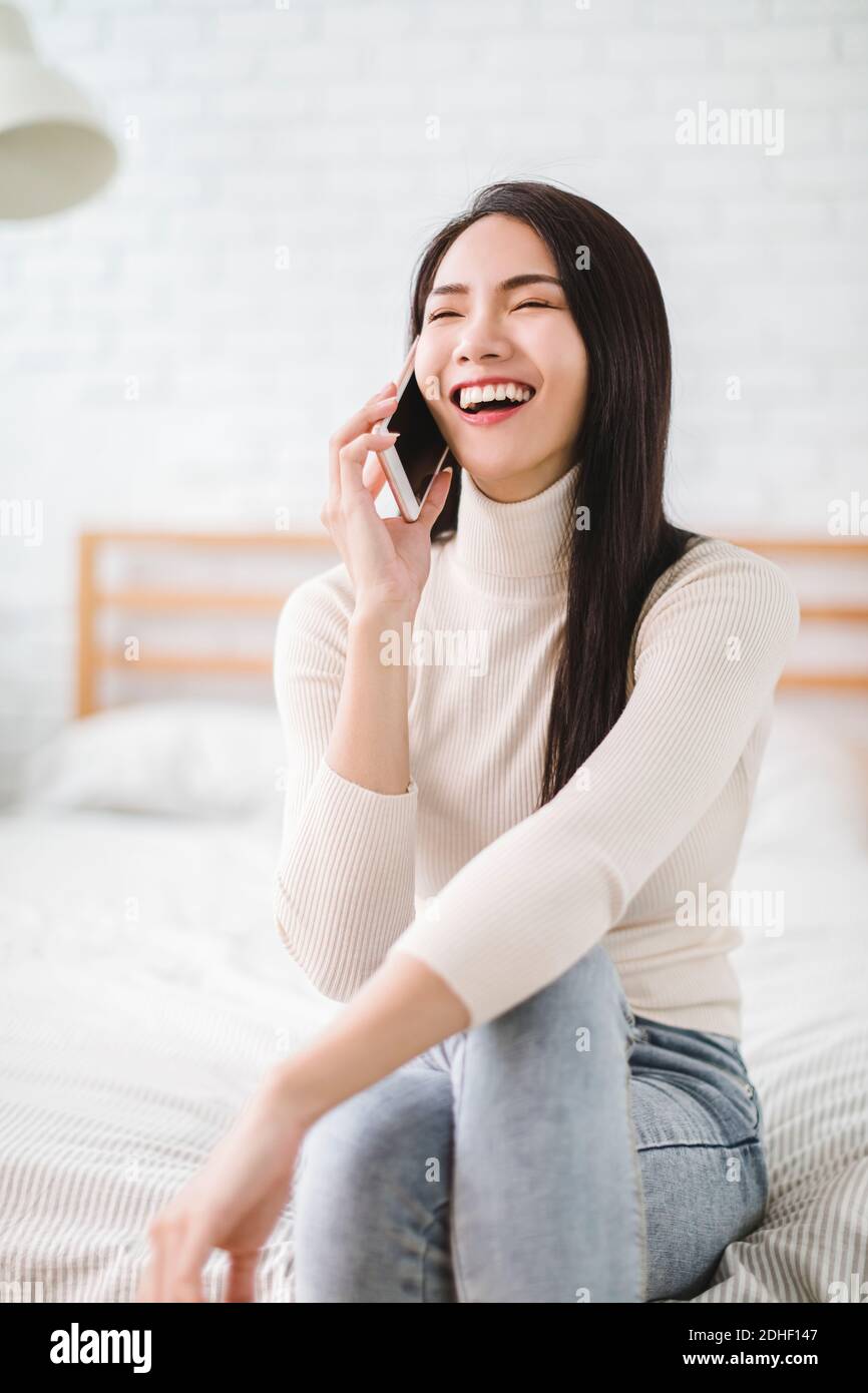 Mobile friendly hi-res stock photography and images - Alamy