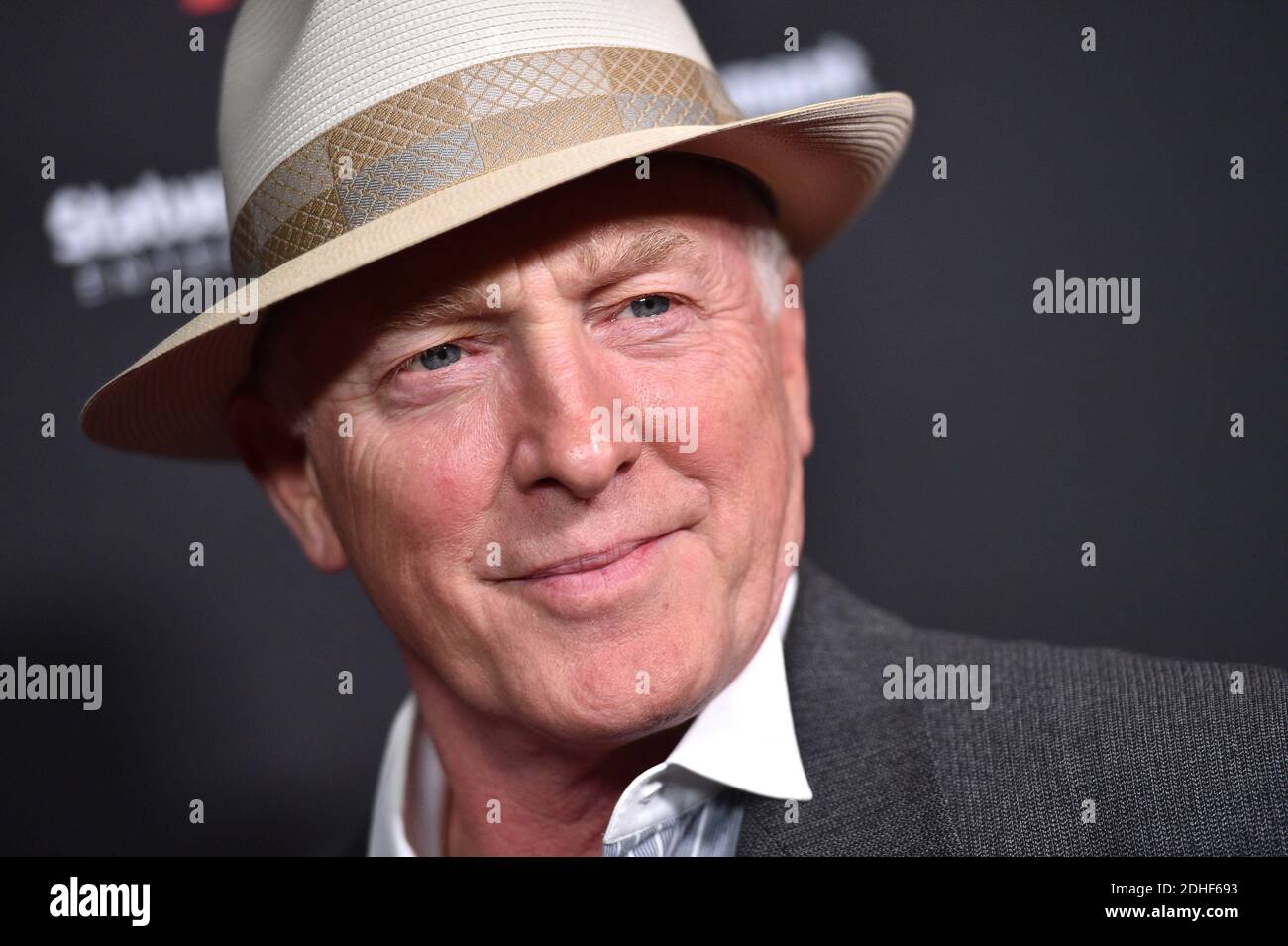 Mark rolston hi-res stock photography and images - Alamy