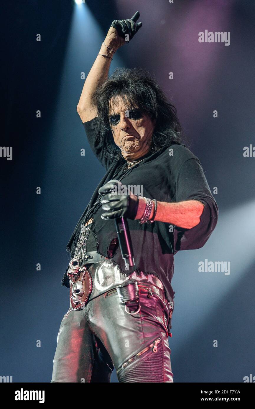 Alice Cooper performs live on stage at Amphitheatre 3000 in Lyon ...