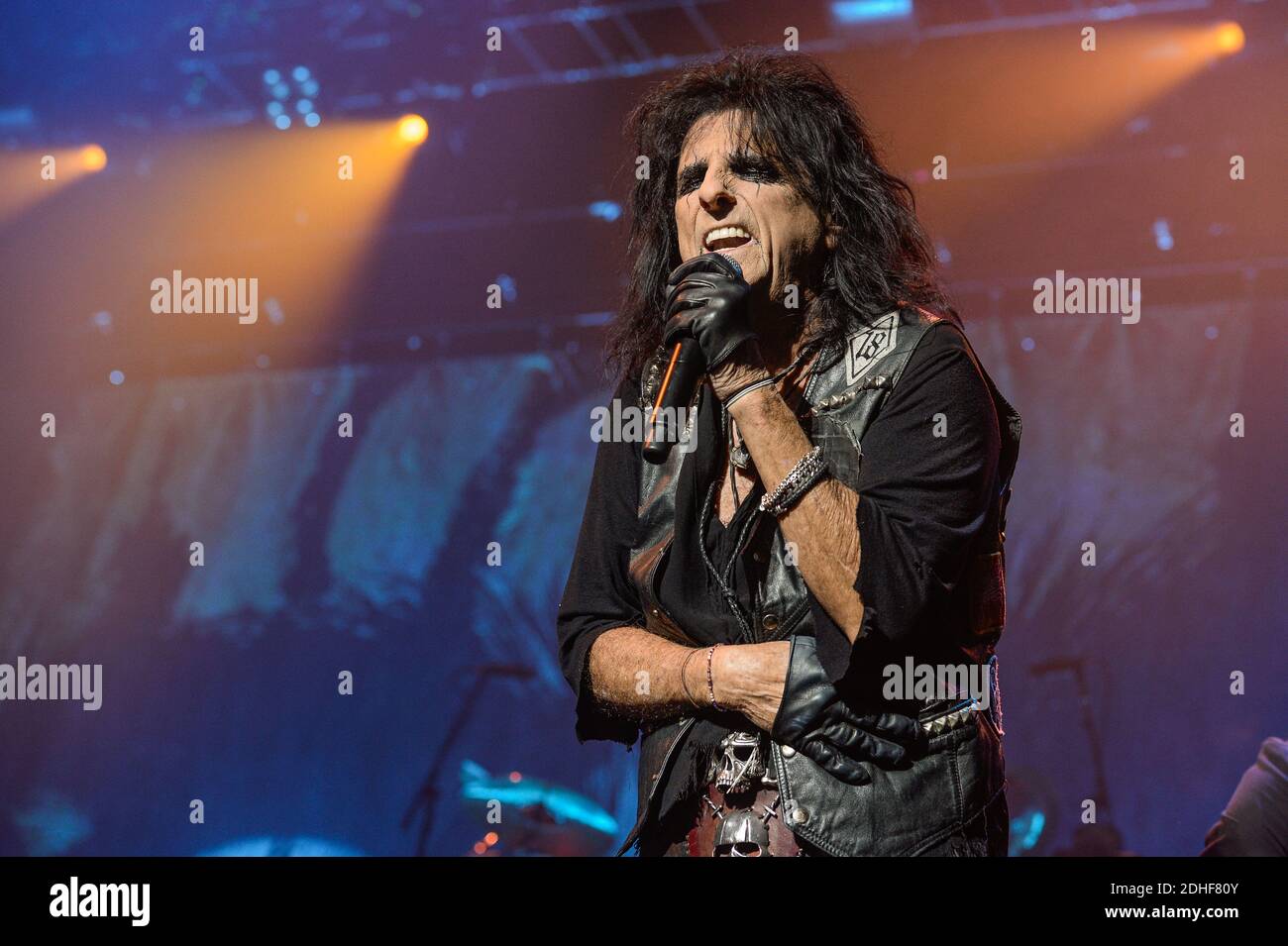 Alice Cooper performs live on stage at Amphitheatre 3000 in Lyon ...
