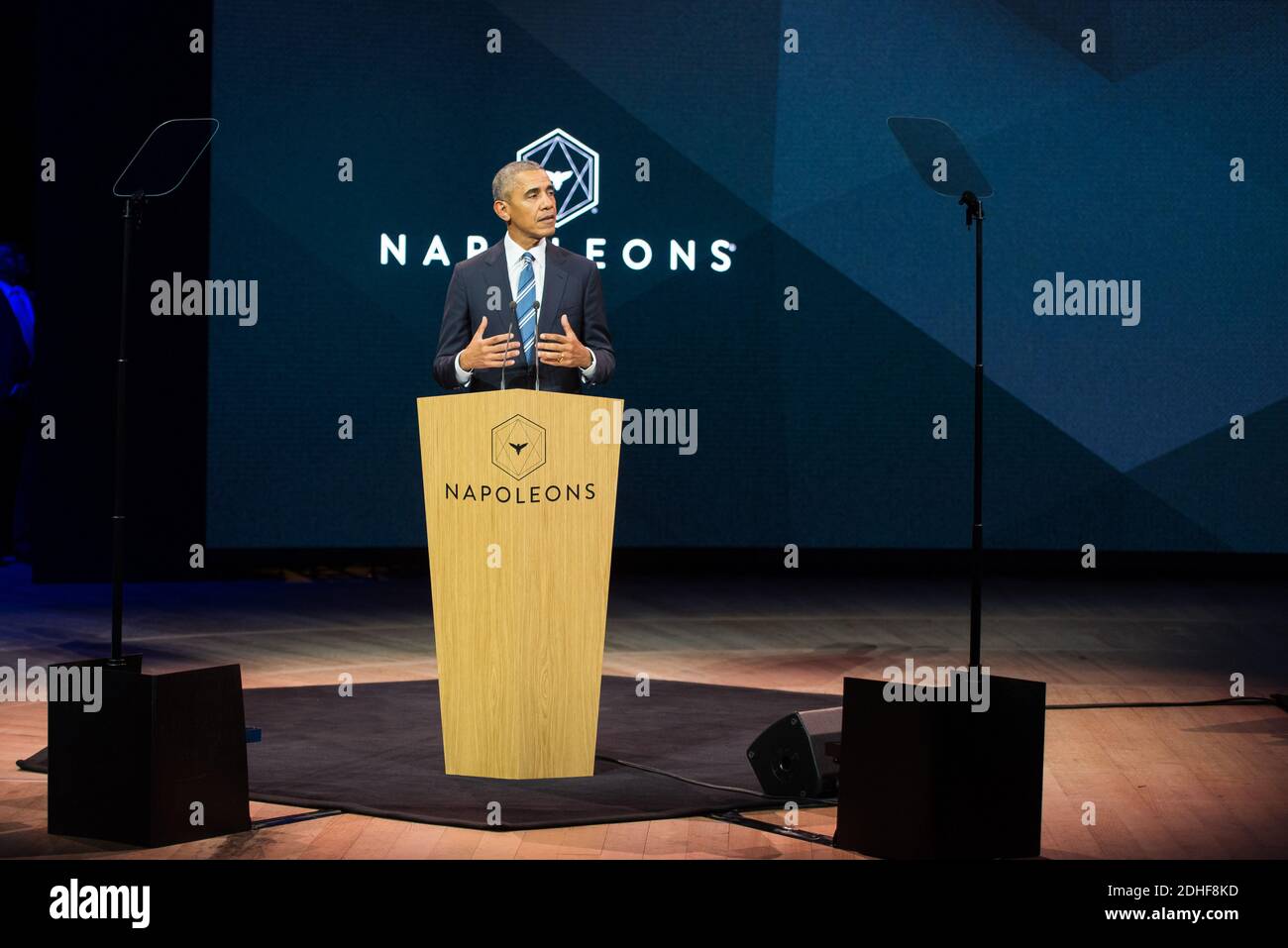 Former US President Barack Obama delivers a speech at a conference ...