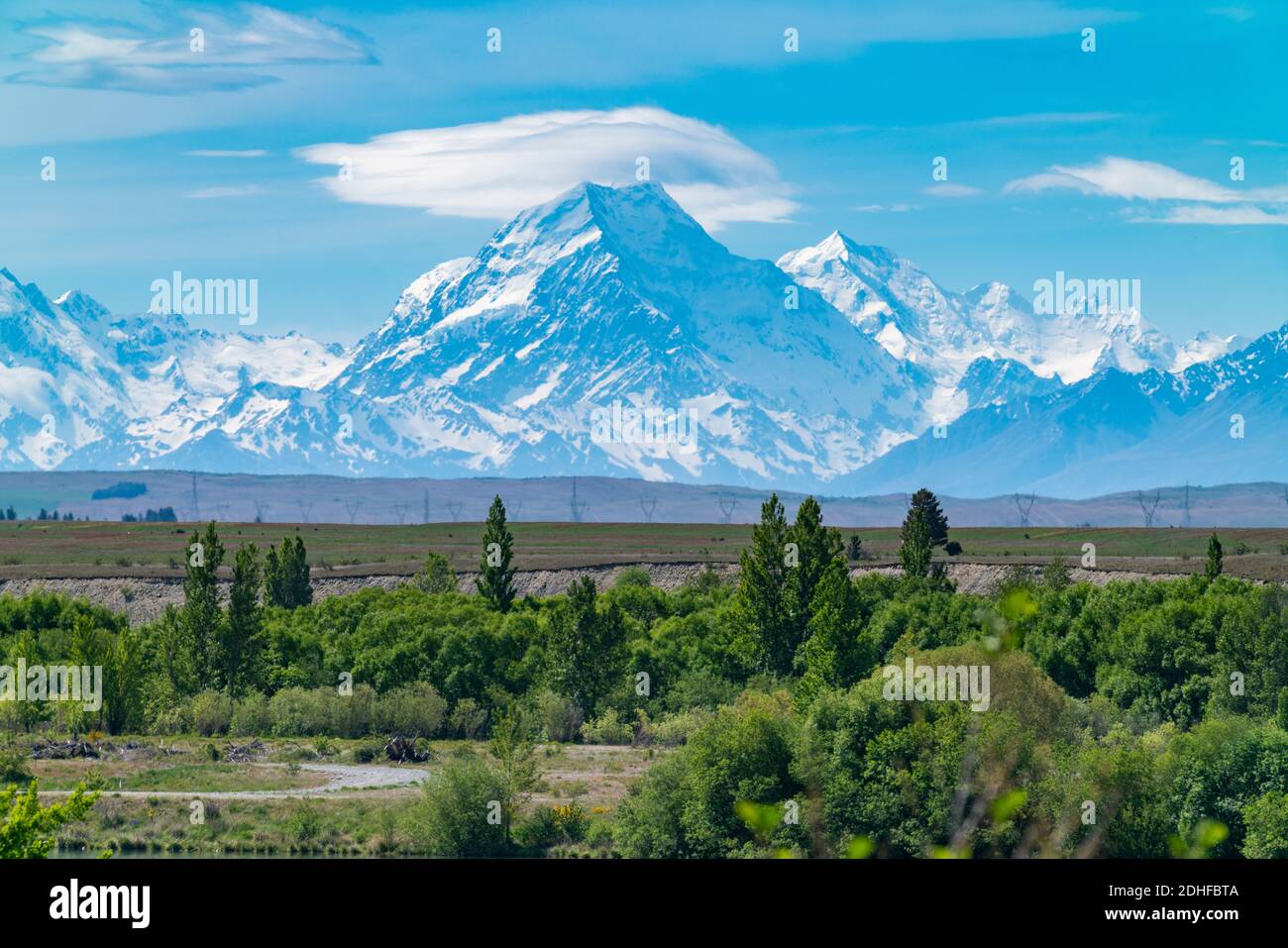 Famous Mount Cook in distance still snow-capped in spring beyond ...
