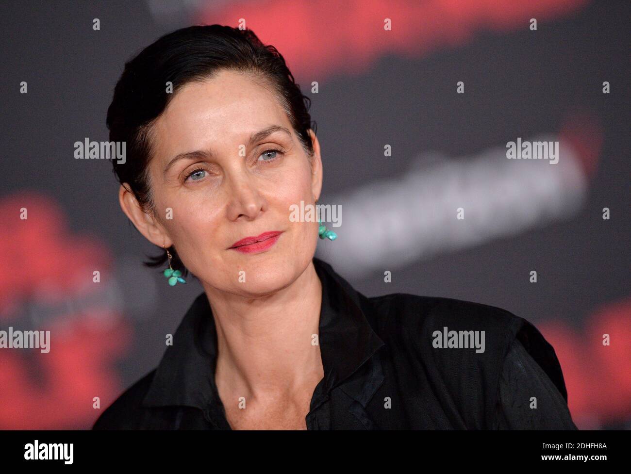 Carrie anne moss 2017 hi-res stock photography and images - Alamy