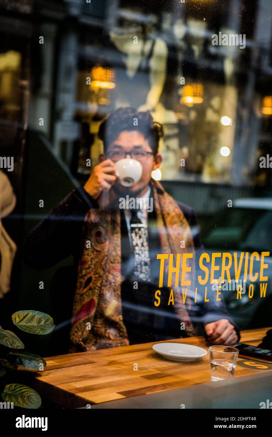The service in savile row hi-res stock photography and images - Alamy
