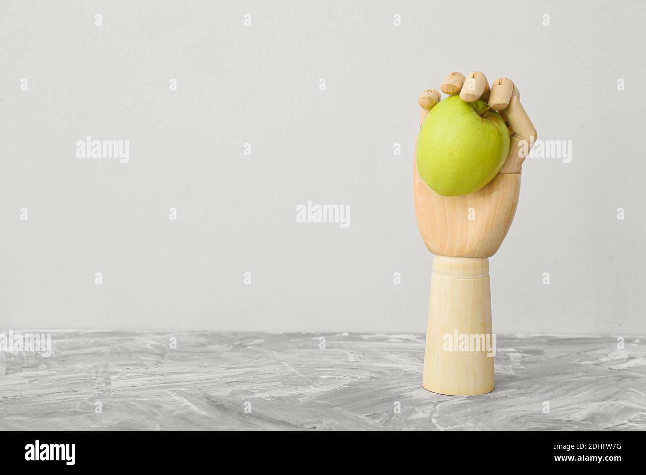 Flat hand showing model hi-res stock photography and images - Alamy
