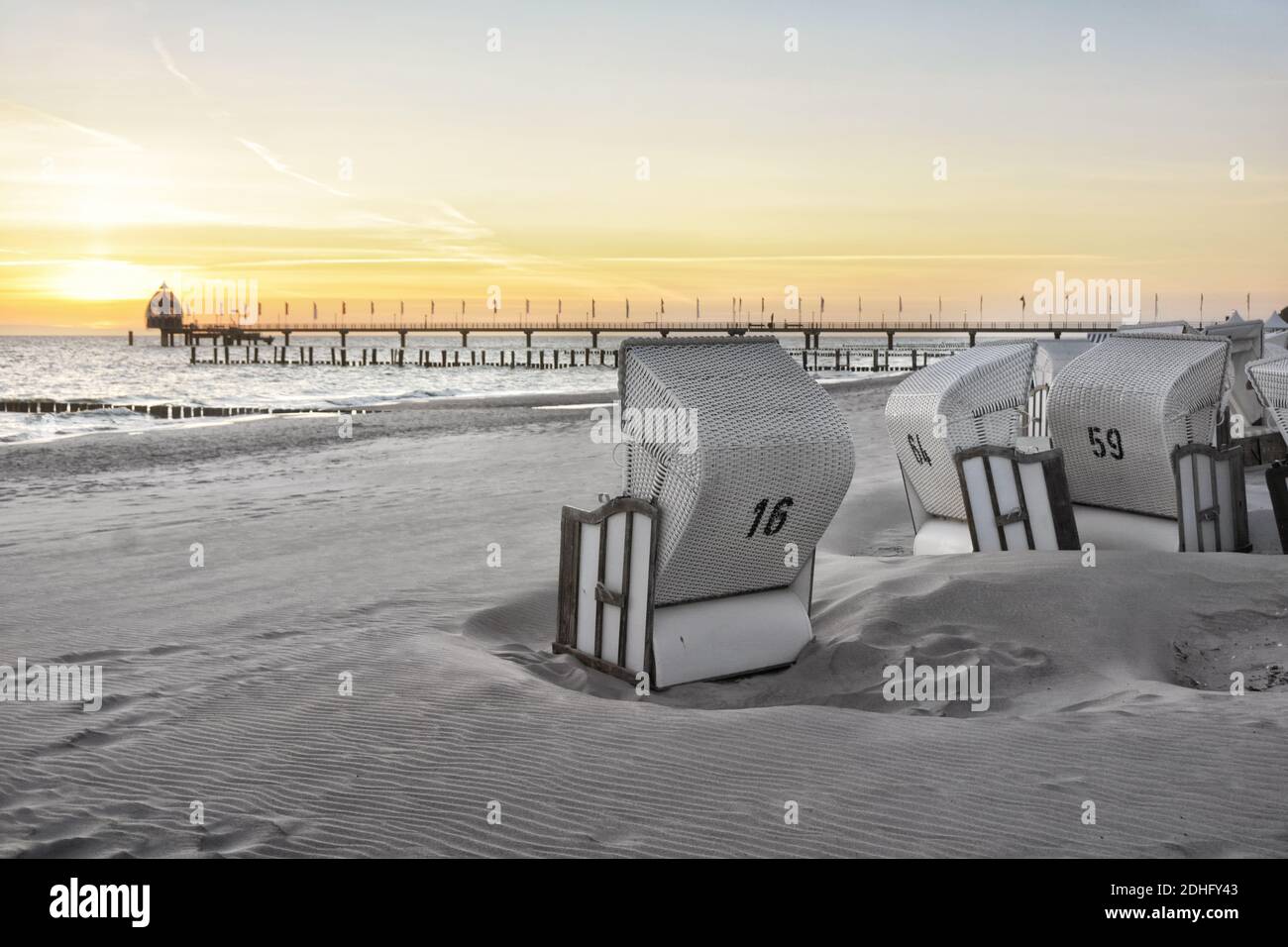 Zingst baltic hi-res stock photography and images - Alamy