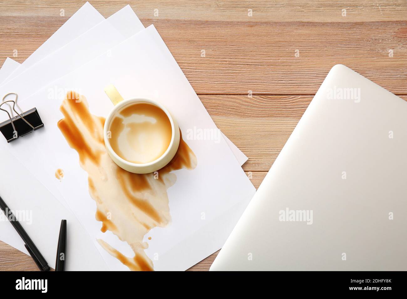 Coffee spill laptop hi-res stock photography and images - Alamy