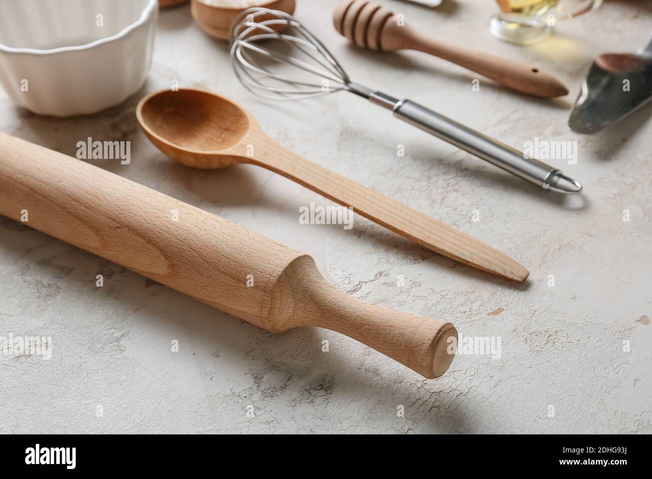 Set of kitchen utensils for bakery on grey background Stock Photo - Alamy