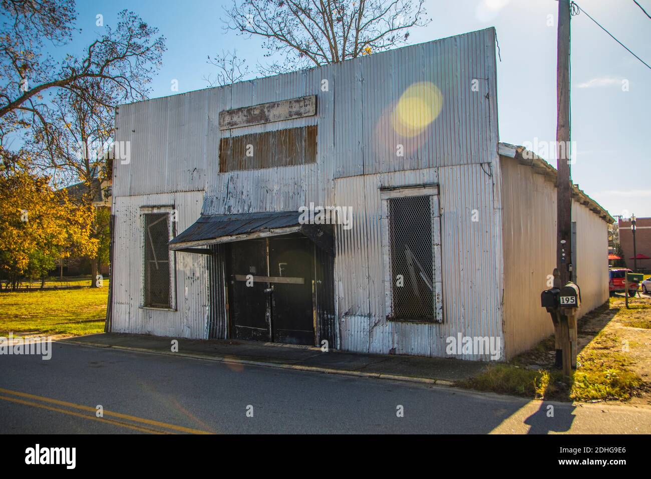 Harlem, Ga USA - 12 02 20: Downtown Harlem Columbia old locked up ...
