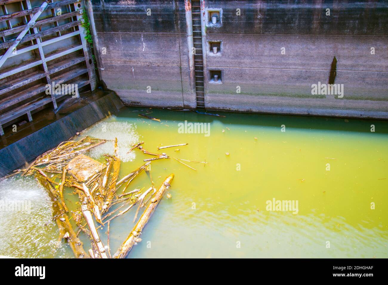 Augusta, Ga USA - 07 04 20: Lock and Dam concrete dam and green water ...