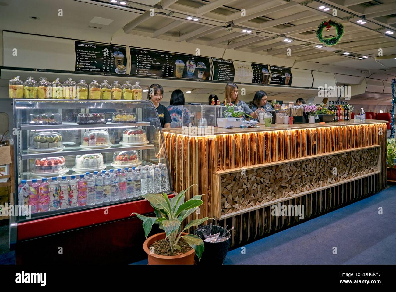 Lockheed L-1011 Tristar aircraft interior now used as a tourist ...