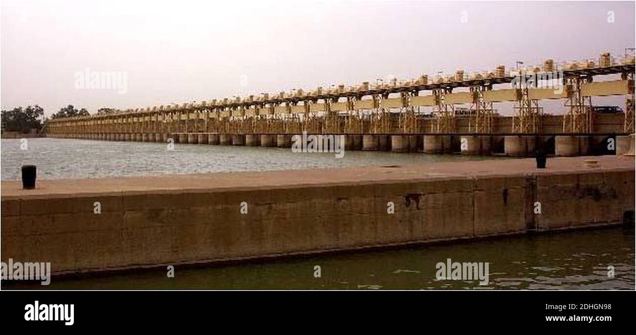 Kut barrage hi-res stock photography and images - Alamy