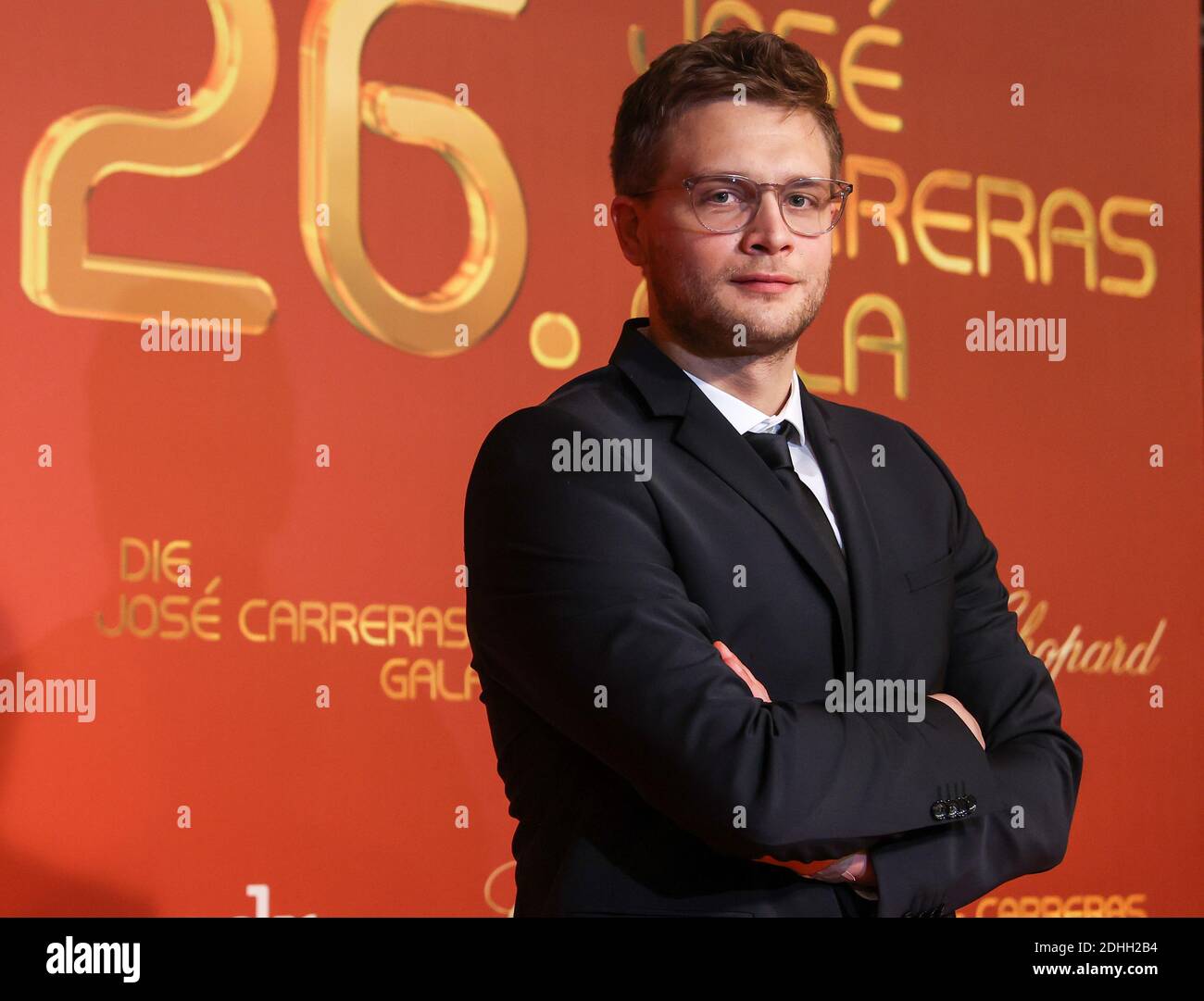 Leipzig, Germany. 10th Dec, 2020. The German actor Luan Gummich comes ...