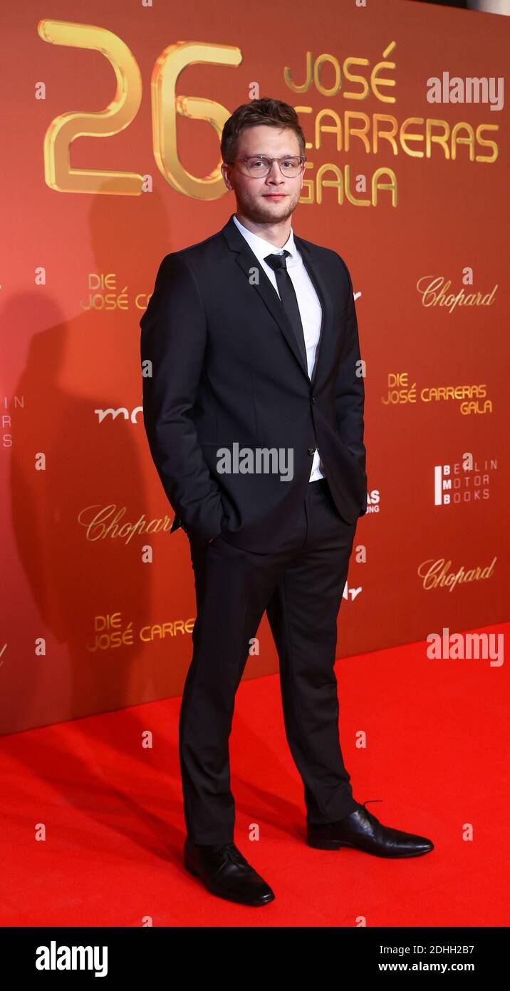 Leipzig, Germany. 10th Dec, 2020. The German actor Luan Gummich comes ...