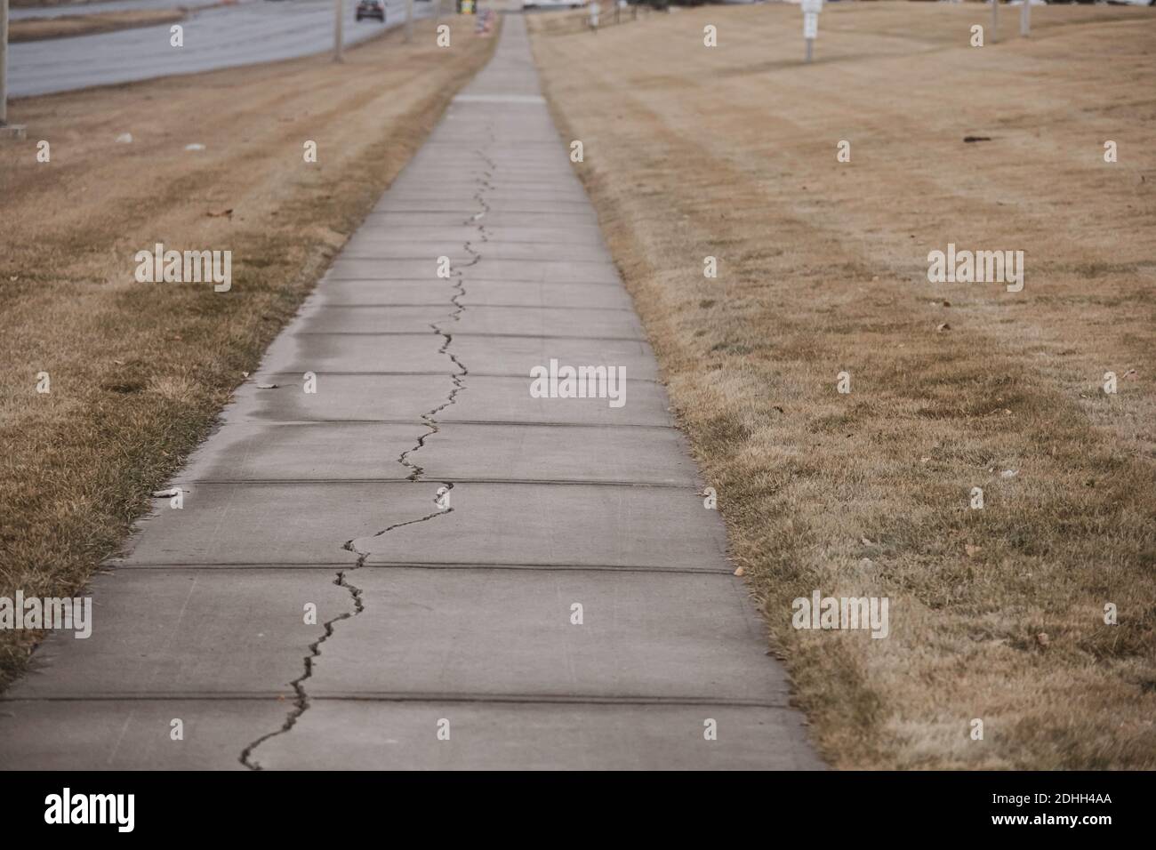 Split down the middle hi-res stock photography and images - Alamy