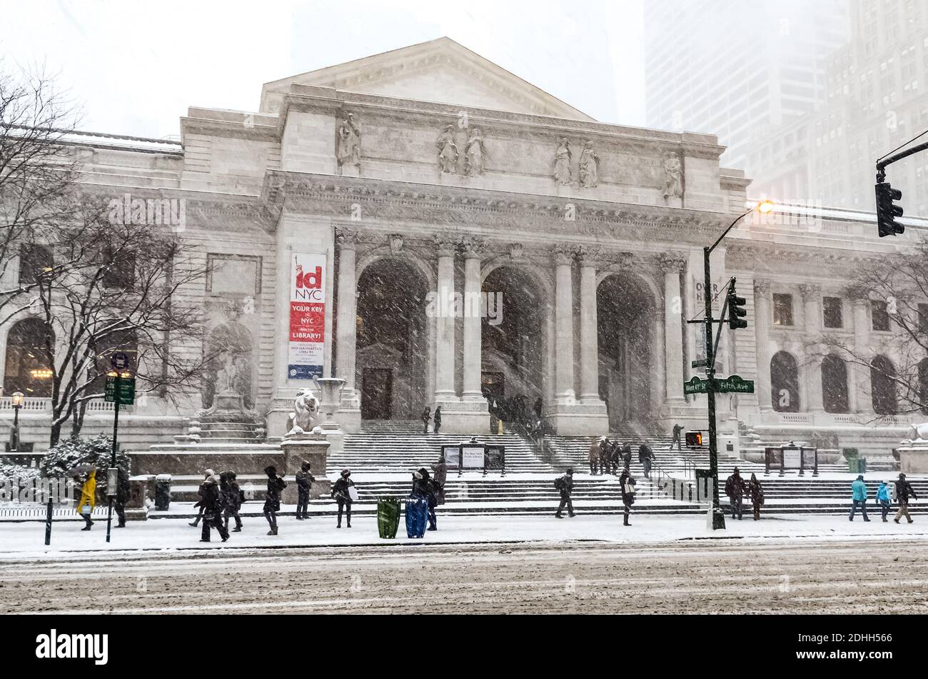 Winter snowstorm blizzard in New York City with heavy snow falling ...