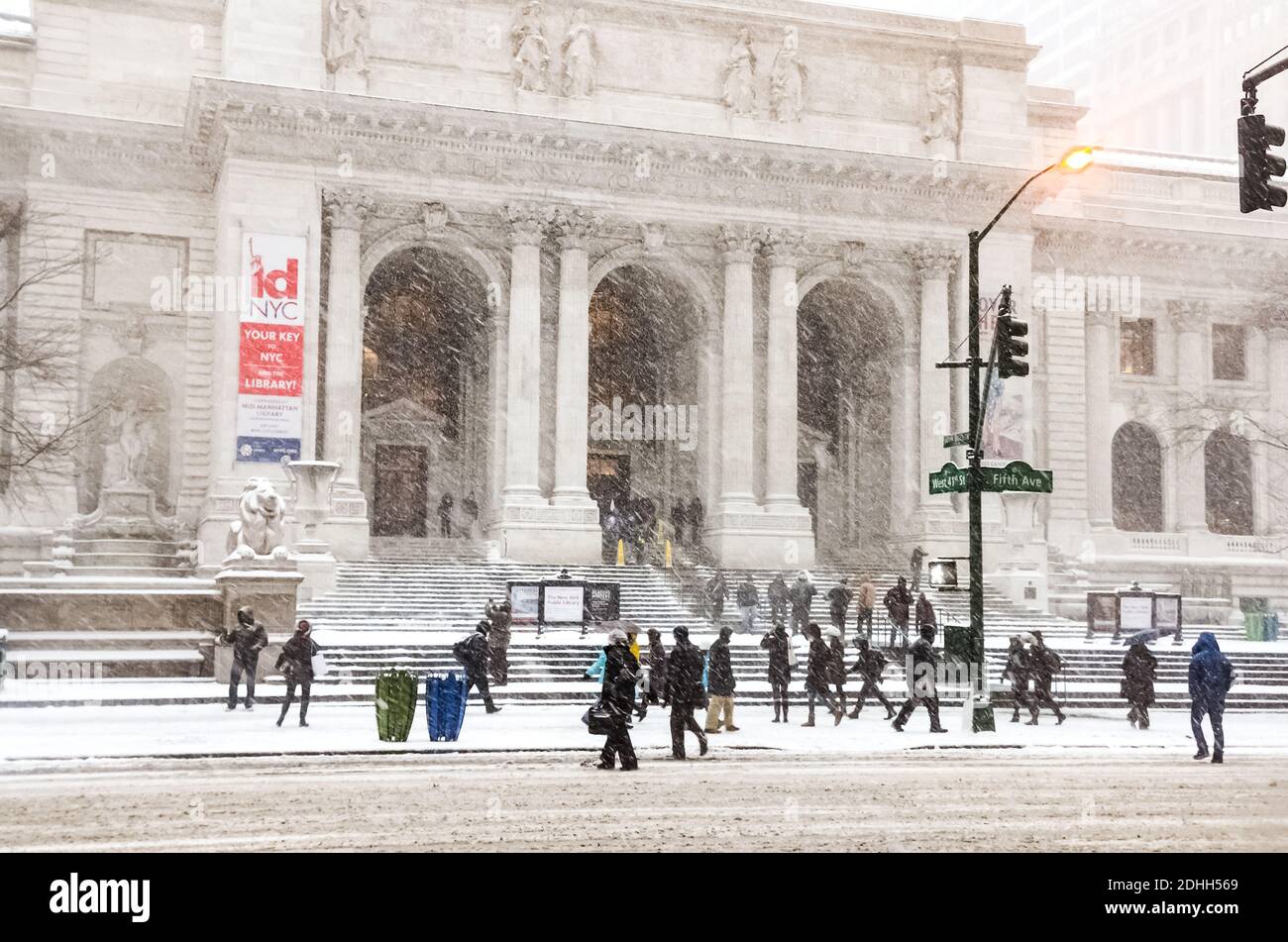 Winter snowstorm blizzard in New York City with heavy snow falling ...