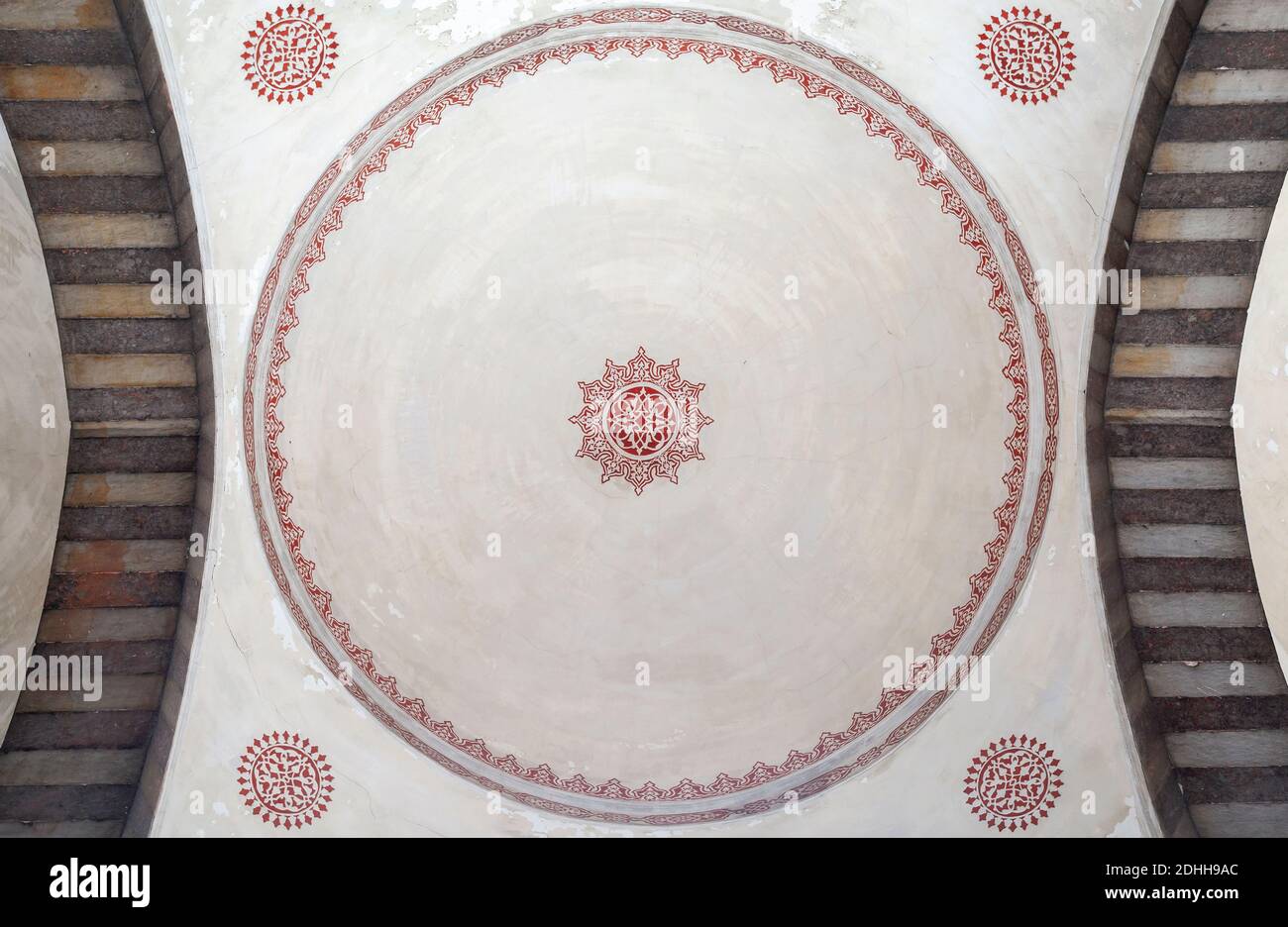 Dome ceiling of a mosque with Arabic decorative pattern, Istanbul ...