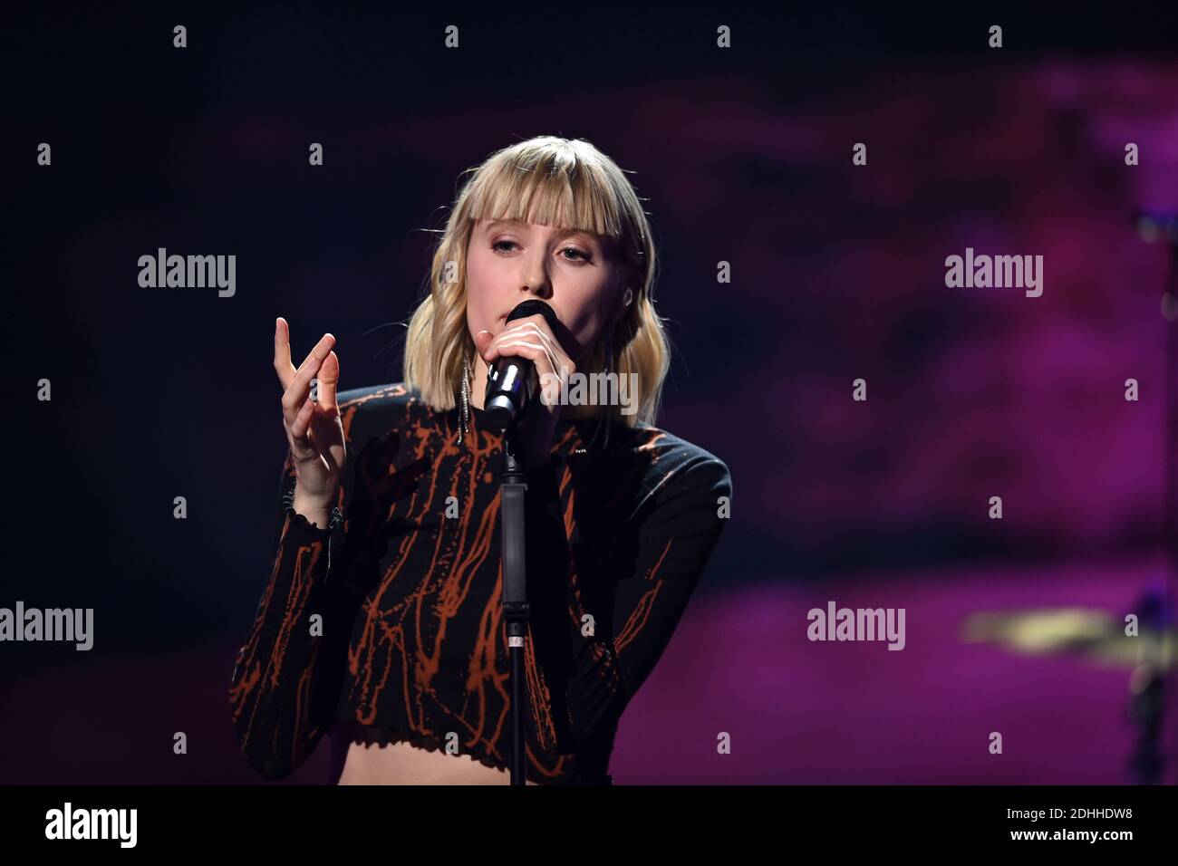 Leipzig, Germany. 10th Dec, 2020. Singer-songwriter Lea is on stage ...