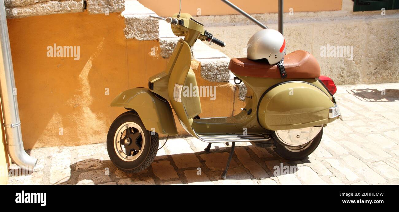 Old Fashioned Scooter High Resolution Stock Photography and Images - Alamy
