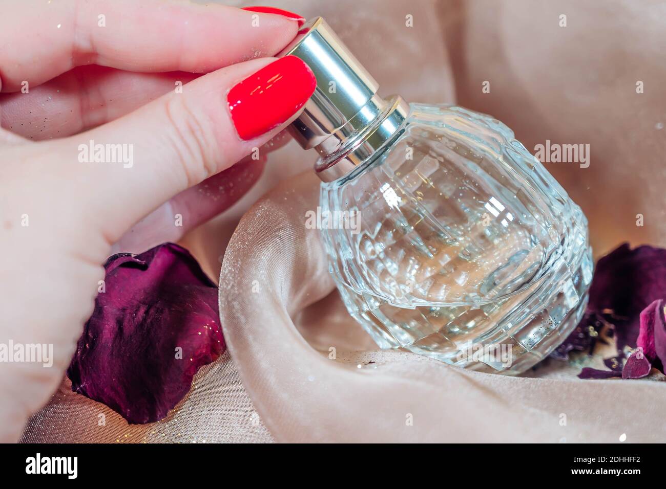 Hand perfume hi-res stock photography and images - Alamy