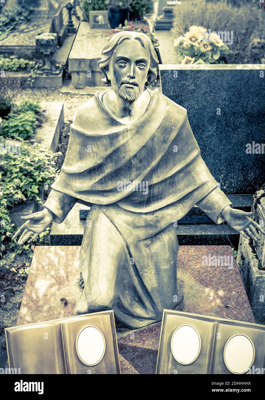 Tombstone with jesus christ hi-res stock photography and images - Alamy