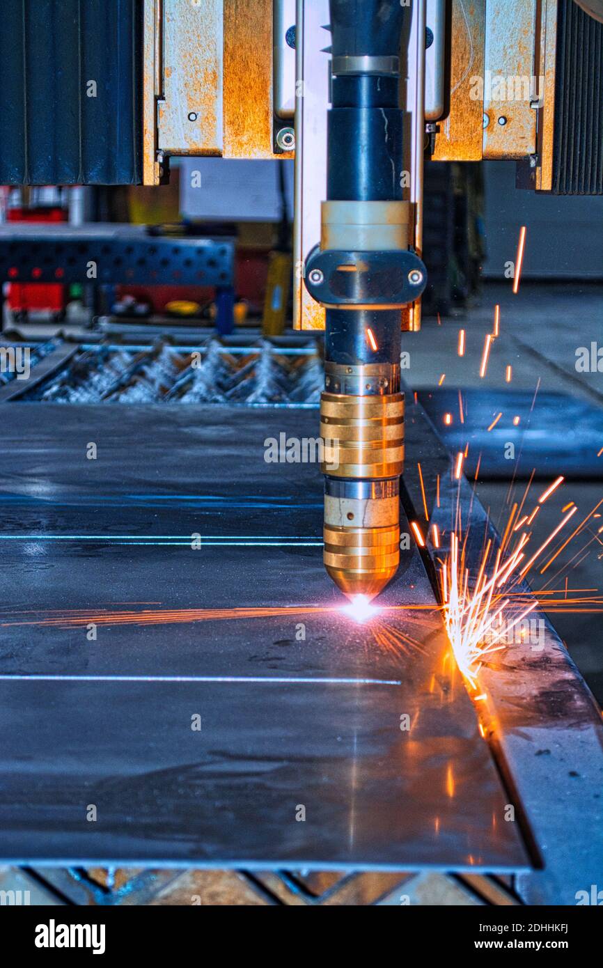 Lasercutter hi-res stock photography and images - Alamy