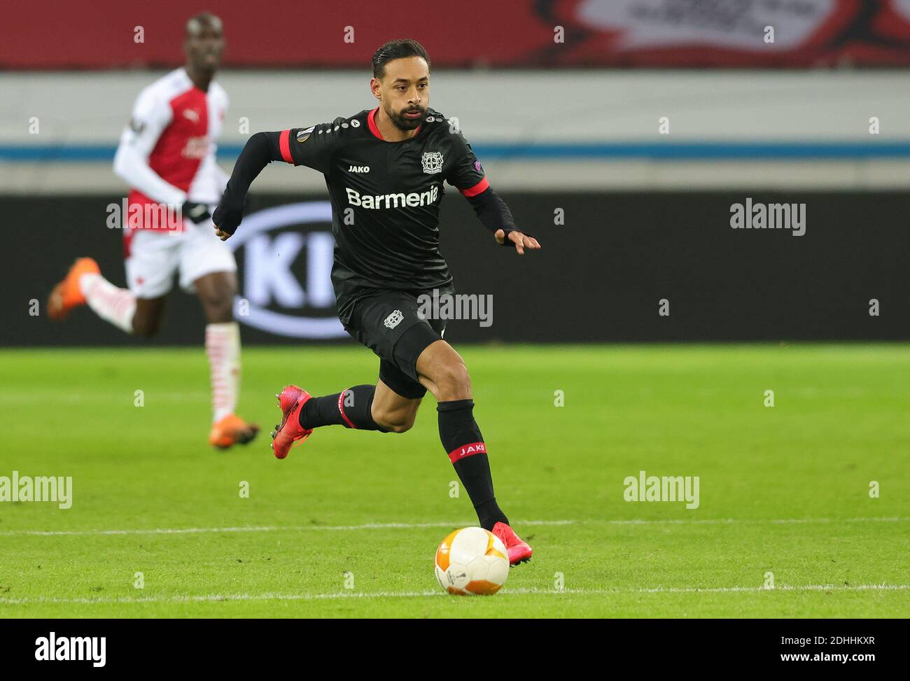Leverkusen, Deutschland. 10th Dec, 2020. firo: 10.12.2020 Football ...