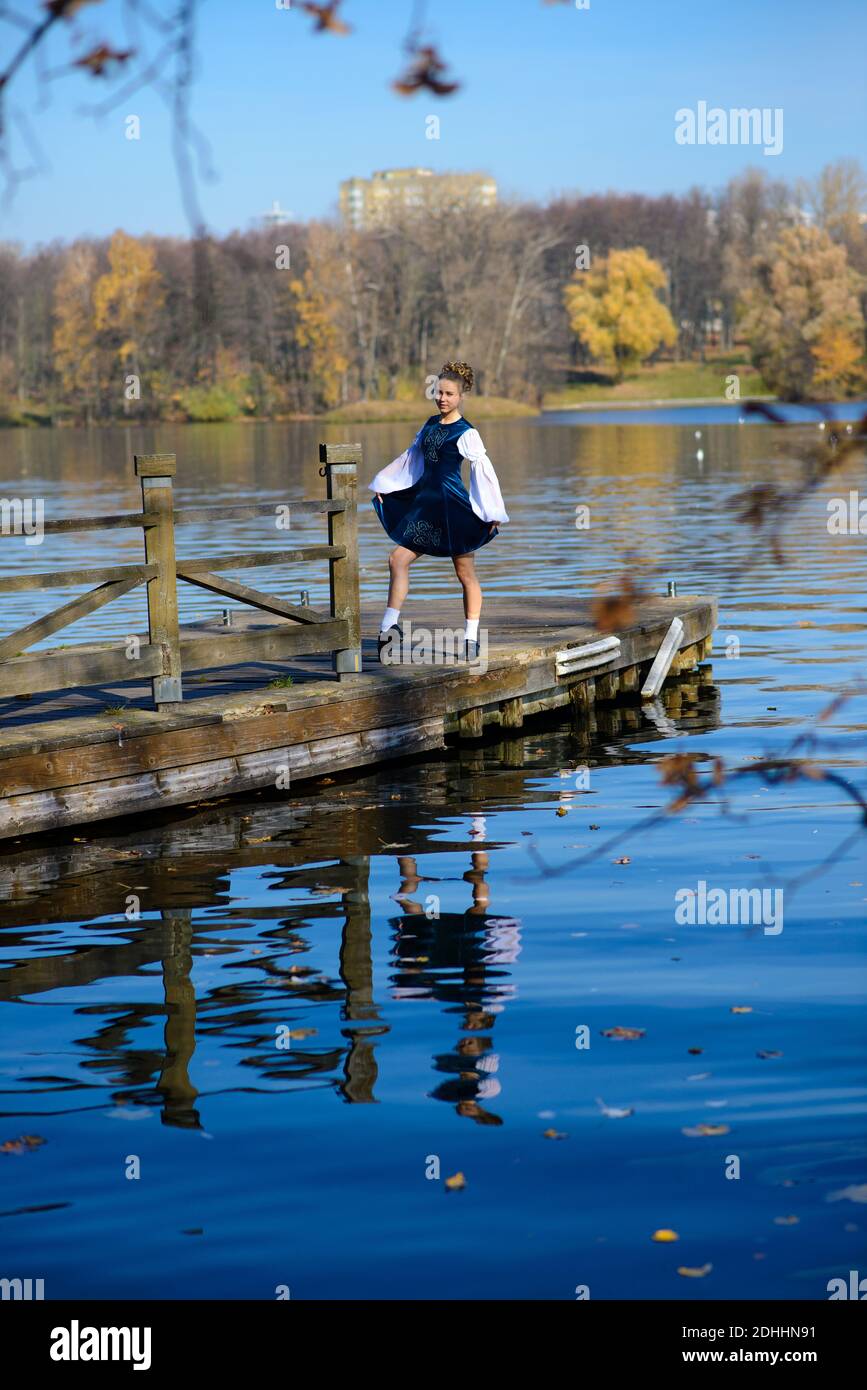 Young ballerina dancing in park hi-res stock photography and images - Alamy