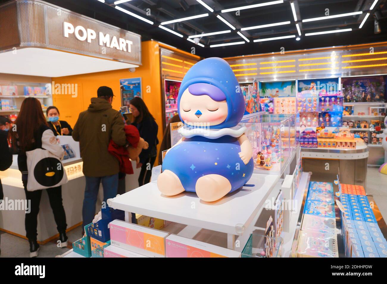 Communication in foreign countries hi-res stock photography and images ...