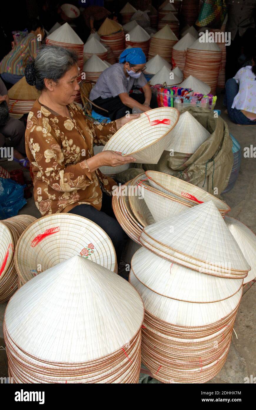 Vietnam. Hanoi. Hat market Stock Photo - Alamy